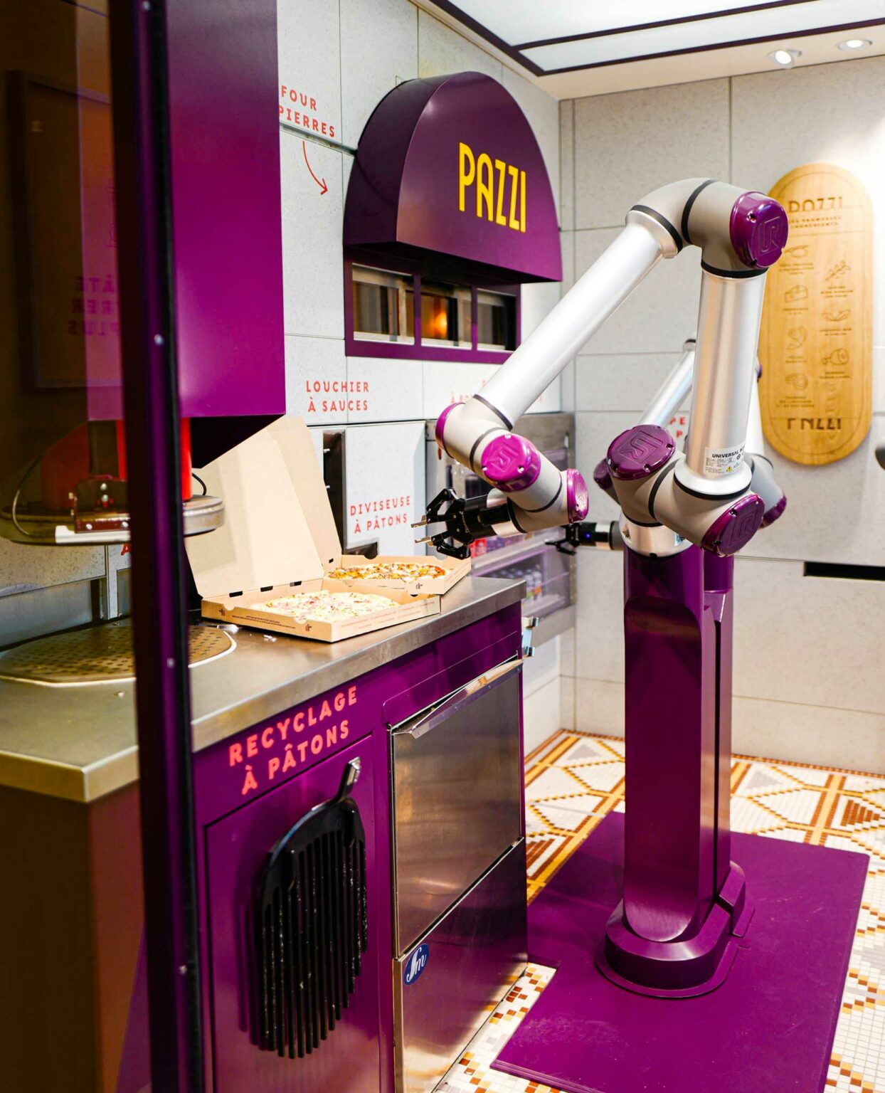Pazzi | Robot pizza | Restaurant Val d'Europe • PALM